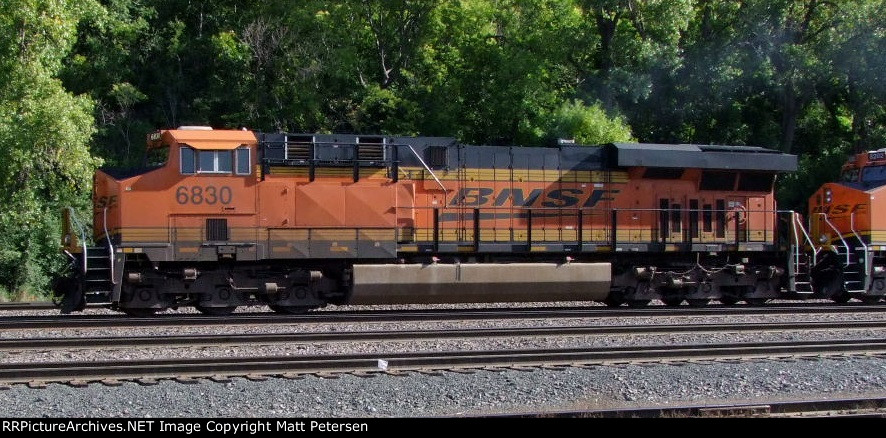 BNSF 6830